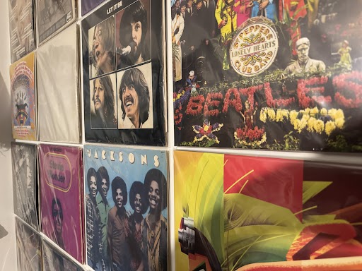 How To Best Display Vinyl Records? Our Guide To Attaching Records To A ...